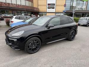 Melns Porsche Cayenne 2015 Rīga, ar dzinēja tilpumu 3.00 L un nobraukumu 165 tūkst. km par 25500 €, foto 4 vietnē AUTOMOTO.COM.LV