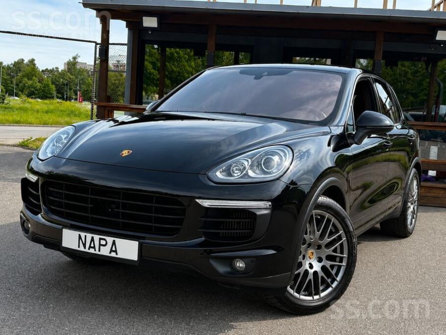 Black Porsche Cayenne 2015 in Riga, with an engine capacity of 3.00 L and mileage of 194 thousand km for 21900 €, photo 1 on AUTOMOTO.COM.LV