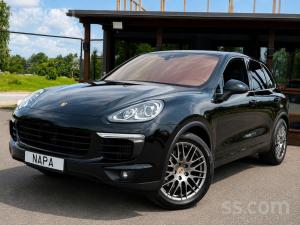 Black Porsche Cayenne 2015 in Riga, with an engine capacity of 3.00 L and mileage of 194 thousand km for 21900 €, photo 3 on AUTOMOTO.COM.LV