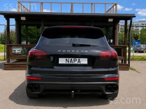 Black Porsche Cayenne 2015 in Riga, with an engine capacity of 3.00 L and mileage of 194 thousand km for 21900 €, photo 10 on AUTOMOTO.COM.LV