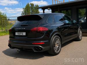Black Porsche Cayenne 2015 in Riga, with an engine capacity of 3.00 L and mileage of 194 thousand km for 21900 €, photo 11 on AUTOMOTO.COM.LV