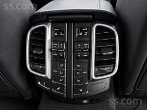 Black Porsche Cayenne 2015 in Riga, with an engine capacity of 3.00 L and mileage of 194 thousand km for 21900 €, photo 14 on AUTOMOTO.COM.LV