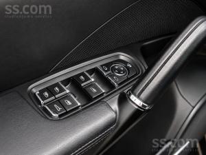 Black Porsche Cayenne 2015 in Riga, with an engine capacity of 3.00 L and mileage of 194 thousand km for 21900 €, photo 22 on AUTOMOTO.COM.LV