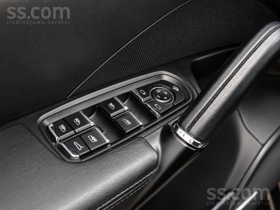 Black Porsche Cayenne 2015 in Riga, with an engine capacity of 3.00 L and mileage of 194 thousand km for 21900 €, photo 22 on AUTOMOTO.COM.LV