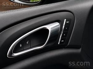 Black Porsche Cayenne 2015 in Riga, with an engine capacity of 3.00 L and mileage of 194 thousand km for 21900 €, photo 23 on AUTOMOTO.COM.LV