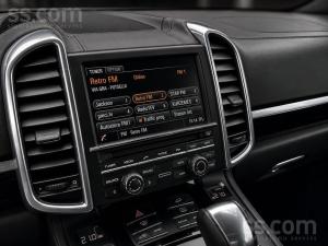 Black Porsche Cayenne 2015 in Riga, with an engine capacity of 3.00 L and mileage of 194 thousand km for 21900 €, photo 26 on AUTOMOTO.COM.LV