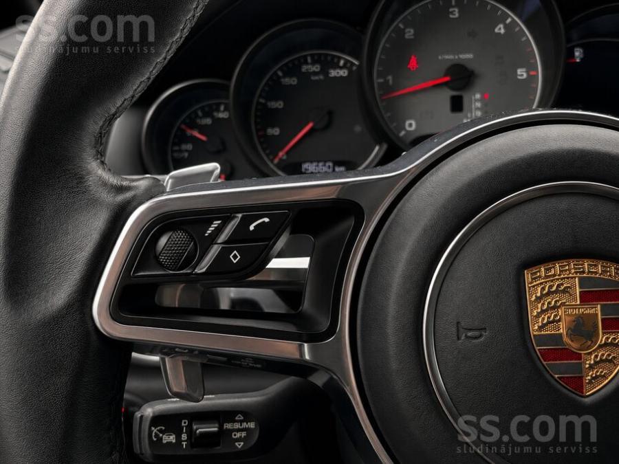 Black Porsche Cayenne 2015 in Riga, with an engine capacity of 3.00 L and mileage of 194 thousand km for 21900 €, photo 31 on AUTOMOTO.COM.LV