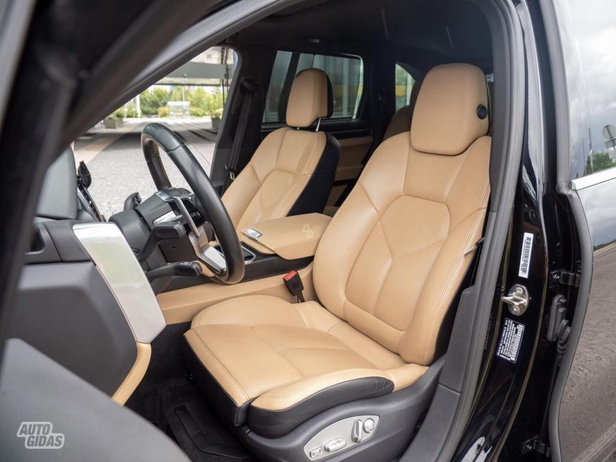 Black Porsche Cayenne 2015 in Vilnius, with an engine capacity of 3.00 L and mileage of 290 thousand km for 21200 €, photo 20 on AUTOMOTO.COM.LV