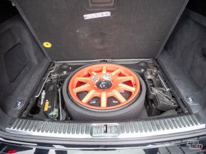 Black Porsche Cayenne 2015 in Vilnius, with an engine capacity of 3.00 L and mileage of 290 thousand km for 21200 €, photo 28 on AUTOMOTO.COM.LV