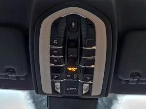 Black Porsche Cayenne 2015 in Riga, with an engine capacity of 3.00 L and mileage of 195 thousand km for 24000 €, photo 16 on AUTOMOTO.COM.LV