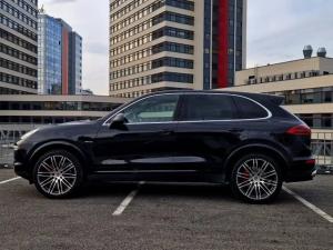 Black Porsche Cayenne 2015 in Riga, with an engine capacity of 3.00 L and mileage of 195 thousand km for 24000 €, photo 19 on AUTOMOTO.COM.LV