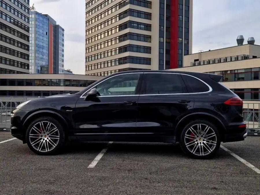Black Porsche Cayenne 2015 in Riga, with an engine capacity of 3.00 L and mileage of 195 thousand km for 24000 €, photo 19 on AUTOMOTO.COM.LV