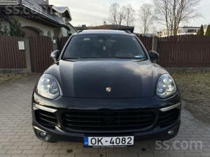 Black Porsche Cayenne 2015 in Riga, with an engine capacity of 3.00 L and mileage of 219 thousand km for 27000 €, photo  on AUTOMOTO.COM.LV