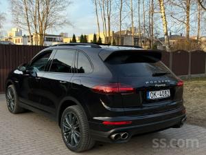Black Porsche Cayenne 2015 in Riga, with an engine capacity of 3.00 L and mileage of 219 thousand km for 27000 €, photo 6 on AUTOMOTO.COM.LV