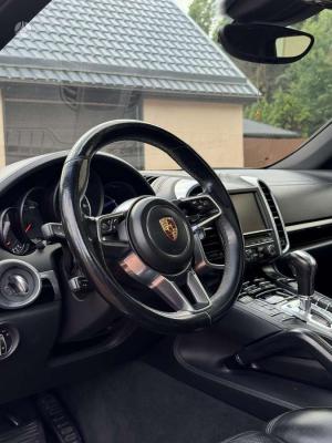 Melns Porsche Cayenne 2015 Mažeikiai, ar dzinēja tilpumu 2.97 L un nobraukumu 255 tūkst. km par 22500 €, foto 17 vietnē AUTOMOTO.COM.LV