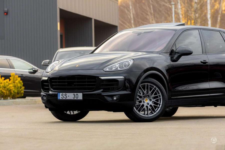 Melns Porsche Cayenne 2015 Jelgava, ar dzinēja tilpumu 4.13 L un nobraukumu 255 tūkst. km par 22900 €, foto 5 vietnē AUTOMOTO.COM.LV