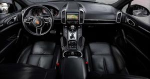 Melns Porsche Cayenne 2015 Jelgava, ar dzinēja tilpumu 4.13 L un nobraukumu 255 tūkst. km par 22900 €, foto 13 vietnē AUTOMOTO.COM.LV