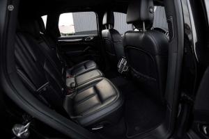 Melns Porsche Cayenne 2015 Jelgava, ar dzinēja tilpumu 4.13 L un nobraukumu 255 tūkst. km par 22900 €, foto 15 vietnē AUTOMOTO.COM.LV
