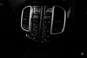Melns Porsche Cayenne 2015 Jelgava, ar dzinēja tilpumu 4.13 L un nobraukumu 255 tūkst. km par 22900 €, foto 17 vietnē AUTOMOTO.COM.LV