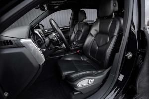 Melns Porsche Cayenne 2015 Jelgava, ar dzinēja tilpumu 4.13 L un nobraukumu 255 tūkst. km par 22900 €, foto 28 vietnē AUTOMOTO.COM.LV