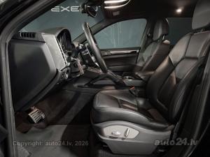 Melns Porsche Cayenne 2015 Tallina, ar dzinēja tilpumu 3.00 L un nobraukumu 258 tūkst. km par 21900 €, foto 4 vietnē AUTOMOTO.COM.LV