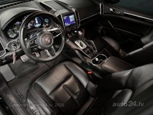 Melns Porsche Cayenne 2015 Tallina, ar dzinēja tilpumu 3.00 L un nobraukumu 258 tūkst. km par 21900 €, foto 5 vietnē AUTOMOTO.COM.LV