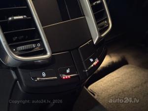 Melns Porsche Cayenne 2015 Tallina, ar dzinēja tilpumu 3.00 L un nobraukumu 258 tūkst. km par 21900 €, foto 8 vietnē AUTOMOTO.COM.LV