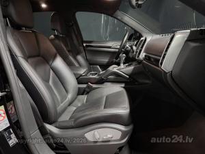 Melns Porsche Cayenne 2015 Tallina, ar dzinēja tilpumu 3.00 L un nobraukumu 258 tūkst. km par 21900 €, foto 12 vietnē AUTOMOTO.COM.LV