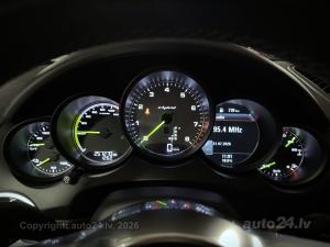 Melns Porsche Cayenne 2015 Tallina, ar dzinēja tilpumu 3.00 L un nobraukumu 258 tūkst. km par 21900 €, foto 18 vietnē AUTOMOTO.COM.LV