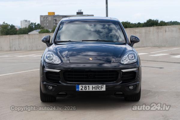 Melns Porsche Cayenne 2015 Tallina, ar dzinēja tilpumu 3.60 L un nobraukumu 204 tūkst. km par 29990 €, foto 2 vietnē AUTOMOTO.COM.LV
