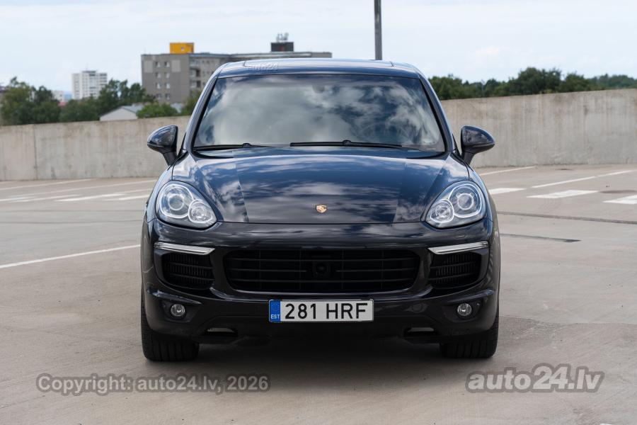 Melns Porsche Cayenne 2015 Tallina, ar dzinēja tilpumu 3.60 L un nobraukumu 204 tūkst. km par 29990 €, foto 3 vietnē AUTOMOTO.COM.LV