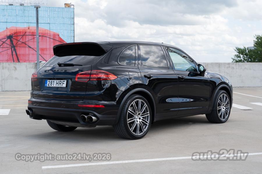 Melns Porsche Cayenne 2015 Tallina, ar dzinēja tilpumu 3.60 L un nobraukumu 204 tūkst. km par 29990 €, foto 4 vietnē AUTOMOTO.COM.LV