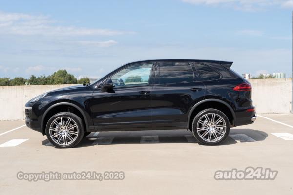 Melns Porsche Cayenne 2015 Tallina, ar dzinēja tilpumu 3.60 L un nobraukumu 204 tūkst. km par 29990 €, foto 6 vietnē AUTOMOTO.COM.LV