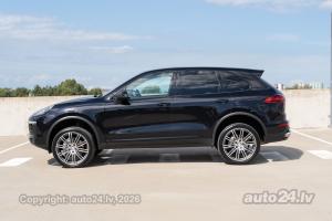 Melns Porsche Cayenne 2015 Tallina, ar dzinēja tilpumu 3.60 L un nobraukumu 204 tūkst. km par 29990 €, foto 7 vietnē AUTOMOTO.COM.LV