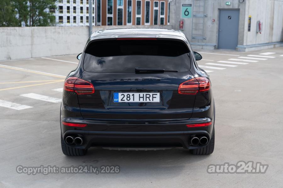 Melns Porsche Cayenne 2015 Tallina, ar dzinēja tilpumu 3.60 L un nobraukumu 204 tūkst. km par 29990 €, foto 8 vietnē AUTOMOTO.COM.LV