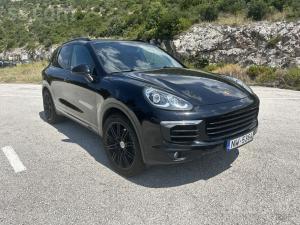 Melns Porsche Cayenne 2015 Rīga, ar dzinēja tilpumu 3.00 L un nobraukumu 202 tūkst. km par 23900 €, foto 4 vietnē AUTOMOTO.COM.LV
