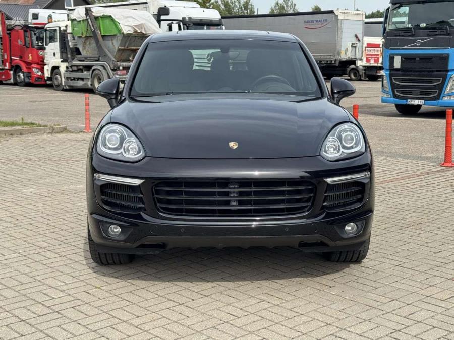 Melns Porsche Cayenne 2015 Viļņa, ar dzinēja tilpumu 3.60 L un nobraukumu 177 tūkst. km par 23500 €, foto 1 vietnē AUTOMOTO.COM.LV