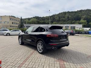 Melns Porsche Cayenne 2015 Viļņa, ar dzinēja tilpumu 3.60 L un nobraukumu 177 tūkst. km par 23500 €, foto 5 vietnē AUTOMOTO.COM.LV