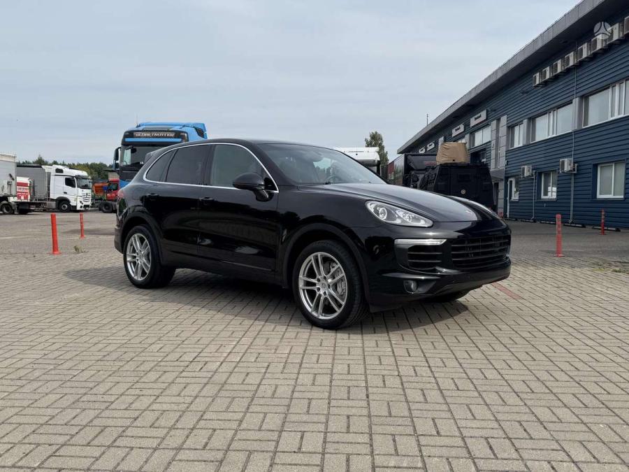Melns Porsche Cayenne 2015 Viļņa, ar dzinēja tilpumu 3.60 L un nobraukumu 177 tūkst. km par 23500 €, foto 9 vietnē AUTOMOTO.COM.LV
