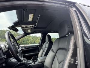 Melns Porsche Cayenne 2015 Viļņa, ar dzinēja tilpumu 3.60 L un nobraukumu 177 tūkst. km par 23500 €, foto 13 vietnē AUTOMOTO.COM.LV