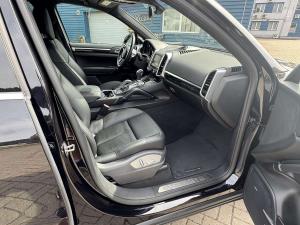 Melns Porsche Cayenne 2015 Viļņa, ar dzinēja tilpumu 3.60 L un nobraukumu 177 tūkst. km par 23500 €, foto 23 vietnē AUTOMOTO.COM.LV