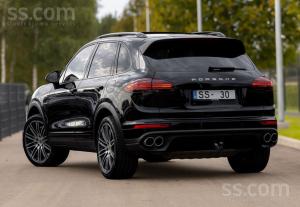 Melns Porsche Cayenne 2015 Jelgava, ar dzinēja tilpumu 3.00 L un nobraukumu 129 tūkst. km par 32500 €, foto 4 vietnē AUTOMOTO.COM.LV