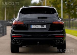 Melns Porsche Cayenne 2015 Jelgava, ar dzinēja tilpumu 3.00 L un nobraukumu 129 tūkst. km par 32500 €, foto 8 vietnē AUTOMOTO.COM.LV