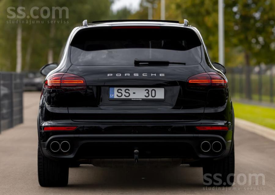 Melns Porsche Cayenne 2015 Jelgava, ar dzinēja tilpumu 3.00 L un nobraukumu 129 tūkst. km par 32500 €, foto 8 vietnē AUTOMOTO.COM.LV