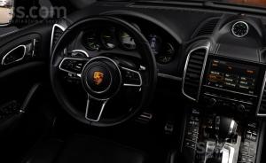 Melns Porsche Cayenne 2015 Jelgava, ar dzinēja tilpumu 3.00 L un nobraukumu 129 tūkst. km par 32500 €, foto 14 vietnē AUTOMOTO.COM.LV
