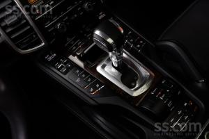 Melns Porsche Cayenne 2015 Jelgava, ar dzinēja tilpumu 3.00 L un nobraukumu 129 tūkst. km par 32500 €, foto 25 vietnē AUTOMOTO.COM.LV