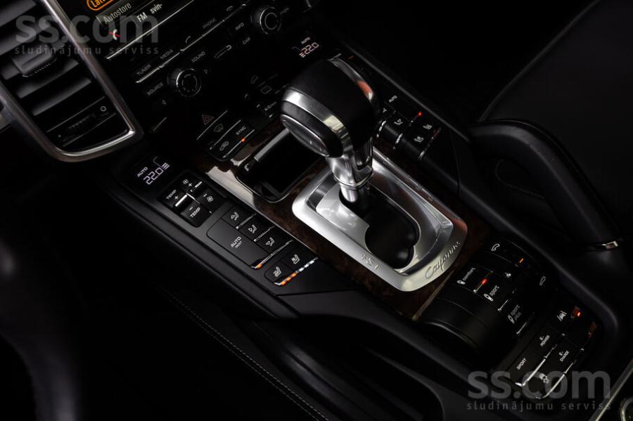 Melns Porsche Cayenne 2015 Jelgava, ar dzinēja tilpumu 3.00 L un nobraukumu 129 tūkst. km par 32500 €, foto 25 vietnē AUTOMOTO.COM.LV