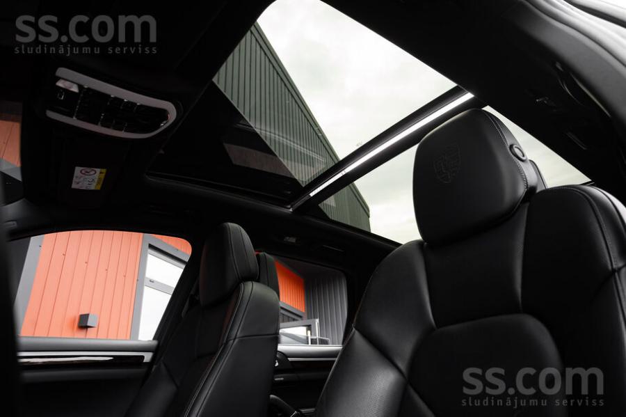 Melns Porsche Cayenne 2015 Jelgava, ar dzinēja tilpumu 3.00 L un nobraukumu 129 tūkst. km par 32500 €, foto 32 vietnē AUTOMOTO.COM.LV