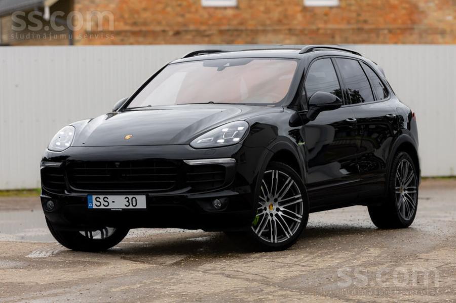 Melns Porsche Cayenne 2015 Jelgava, ar dzinēja tilpumu 3.00 L un nobraukumu 129 tūkst. km par 32500 €, foto 34 vietnē AUTOMOTO.COM.LV