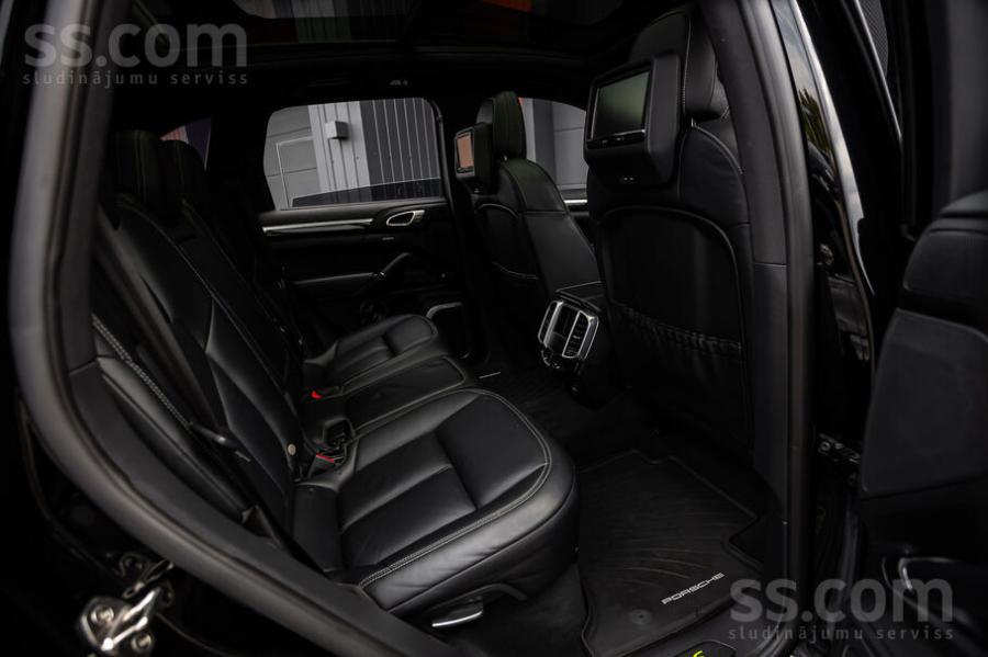 Melns Porsche Cayenne 2015 Jelgava, ar dzinēja tilpumu 3.00 L un nobraukumu 129 tūkst. km par 32500 €, foto 35 vietnē AUTOMOTO.COM.LV
